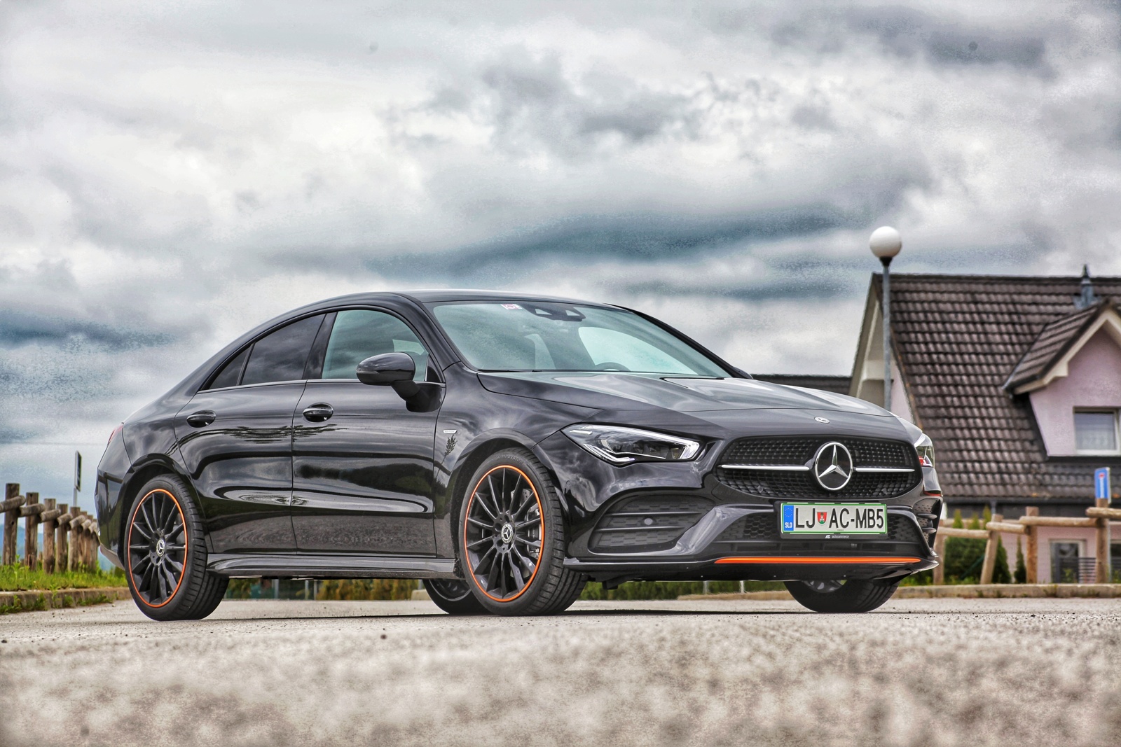 Novi Mercedes-Benz CLA - prepozna tudi raven vašega stresa | Citylife ...